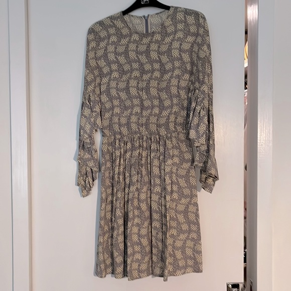 Prada | Dresses | Prada Silk Print Tea Length Dress Perfect For Day To ...